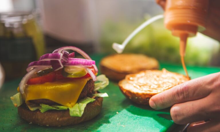 Why a Good Burger Sauce Matters - Black Burger